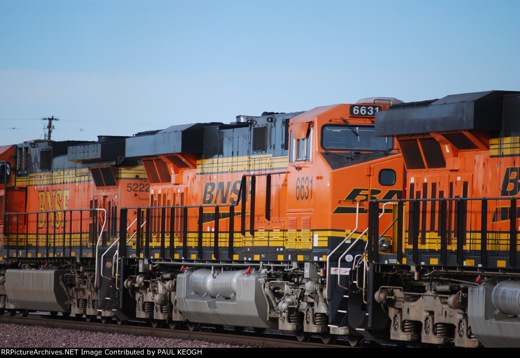 Christmas Morning at Barstow as BNSF 6631 looking Very Clean heads westbound pulling a Z-Train.